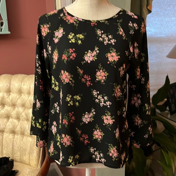 Papermoon | Tops | Papermoon Floral Blouse With Bell Sleeves Blackpink ...